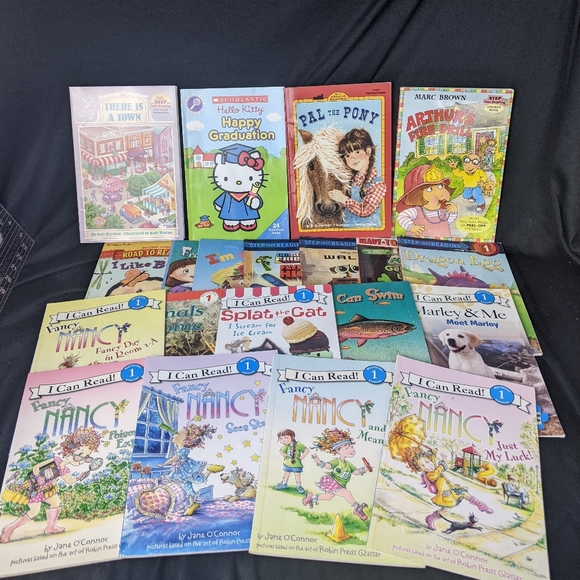 Scholastic | Other | 2 St Readers Books Fancy Nancy Hello Kitty Splat ...